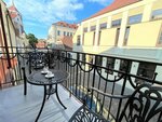 Picturesque Old Town Apartment With Balcony (Muitinės gatvė No:8, Centro seniūnija), otel  Kaunas'tan