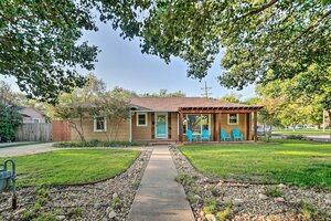 Lovely Lubbock Home w Furnished Deck & Grill (Texas, Lubbock County, City of Lubbock), otel  Lubbock'tan