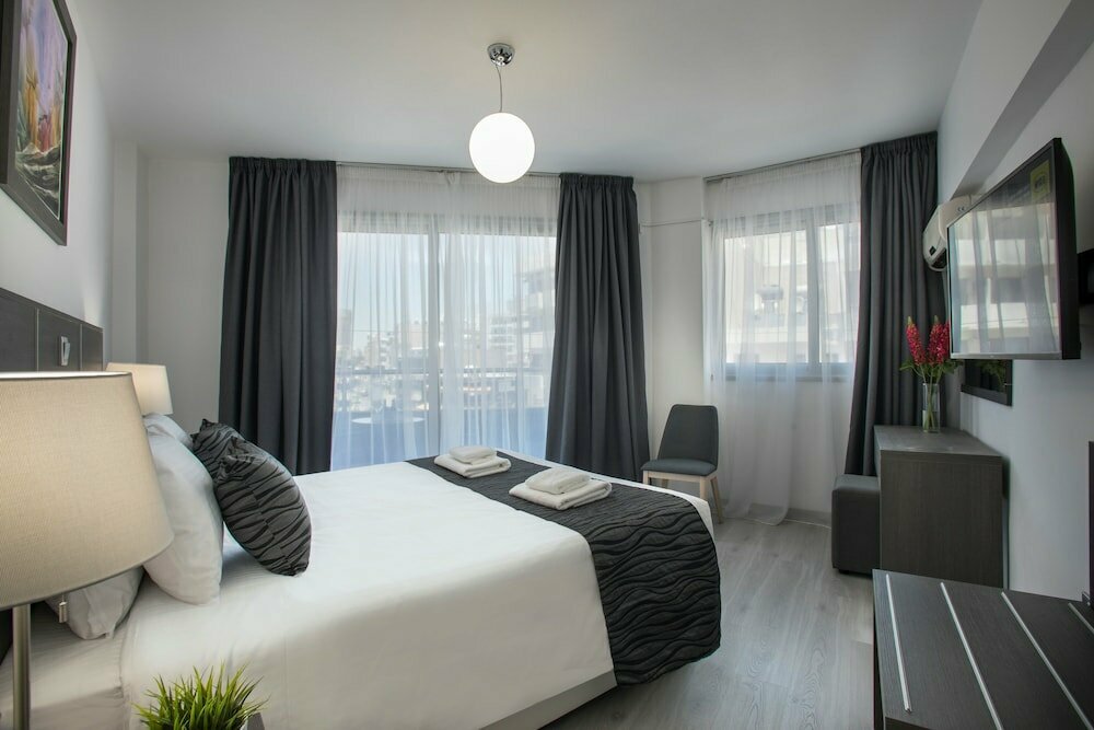 Otel Blazer Residence, Larnaka, foto