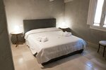 Graffiti B&b Apartments (Via Santa Rita No:1, Corato), otel  Puglia'dan