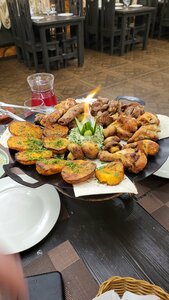 Grizzly (Sovetskaya ulitsa No:36), restoran  Babayevo'dan