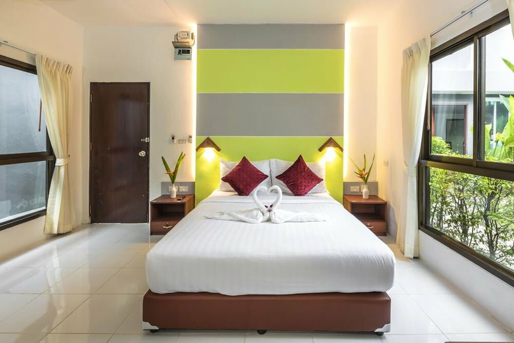 Otel Modern Resort at Naiyang, Phuket Eyaleti, foto