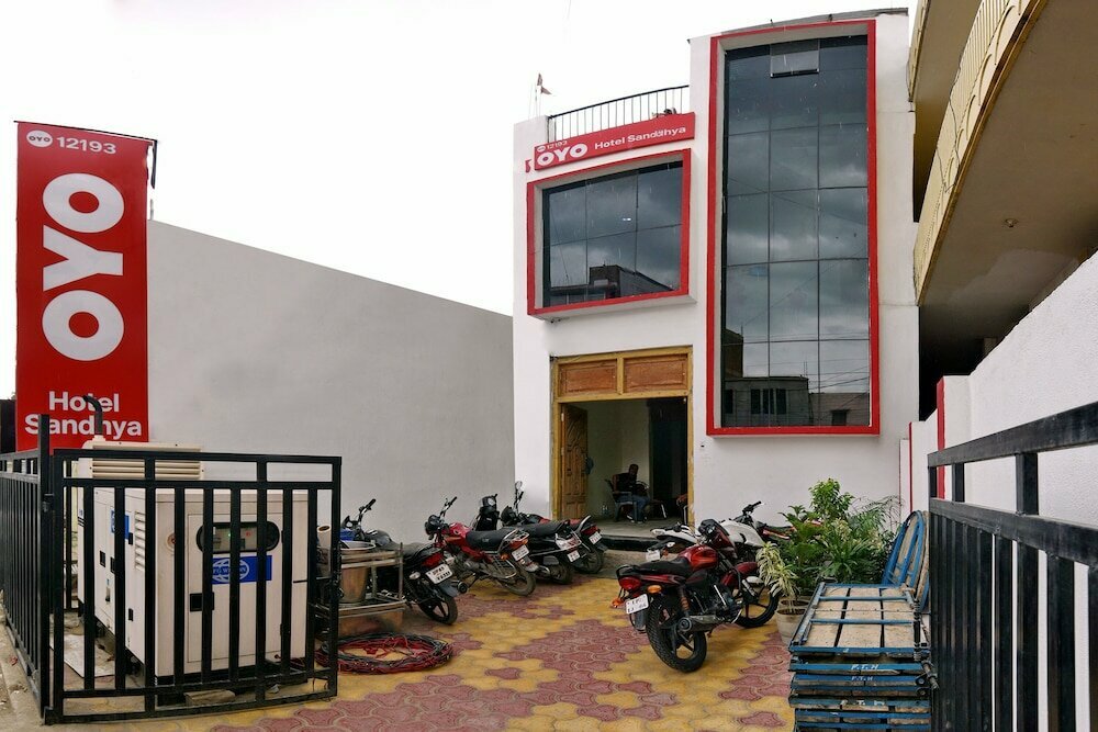 Otel Oyo 12193 Sandhya Hotel, Varanasi, foto
