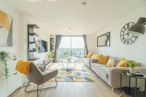 Luxury Riverview City Centre Apartment 2 (No:9, Glasgow), otel  Glasgow'dan
