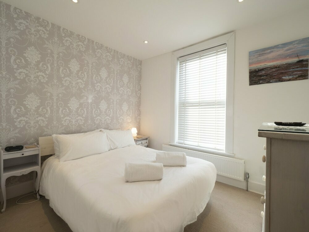 Otel Sail Away - 2-Bed Apartment by the Beach, Kent County, foto