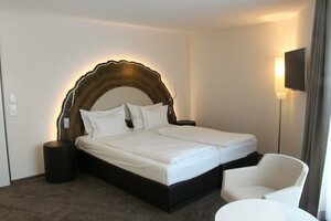 TAOme Feng Shui Stadthotel Breisgau (Karl-Friedrich-Straße No:63, Emmendingen), otel  Emmendingen'dan