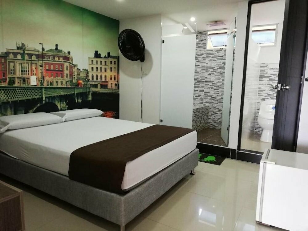 Otel Suramericana station, Medellin, foto