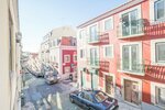 Principe Real Charming and Modern Apartment (Rua Manuel Bernardes No:20), otel  Lizbon'dan