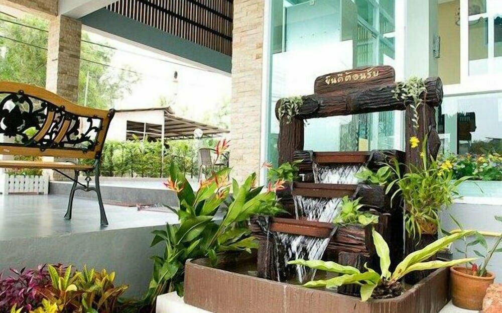 Otel The Centrino Serviced Residence, Surat Thani, foto