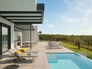 Modern Villa in Bale With Pool (Istria County, Bale), otel  Dünya'dan