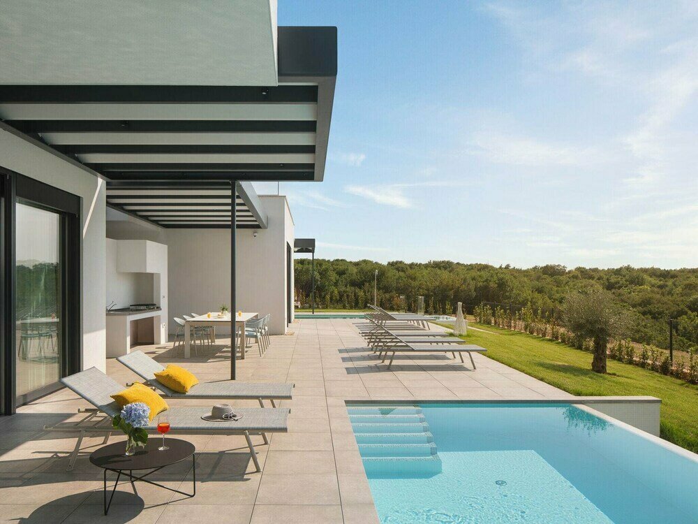 Otel Modern Villa in Bale With Pool, Dünya, foto