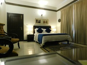 Cross winds (Islamabad, Sector F-6, Street 31), otel  Islamabad'dan