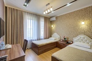 Rixon Hotel (Mederov Street No:71, Bishkek), otel  Bişkek'ten