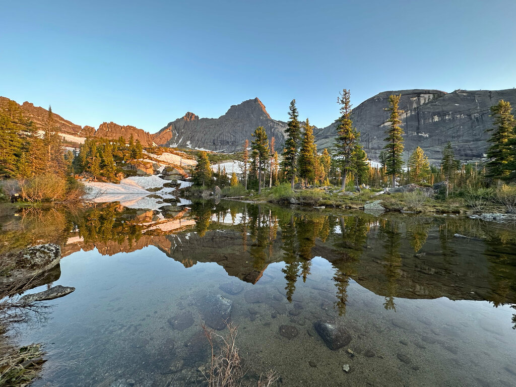Kamp alanları Кемпинг Озеро Лазурное, Krasnoyarski krayı, foto