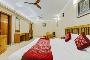 Capital O 41598 Hotel Singh Sahib (Delhi, Central Delhi District, Karol Bagh Tehsil), otel  Delhi'den