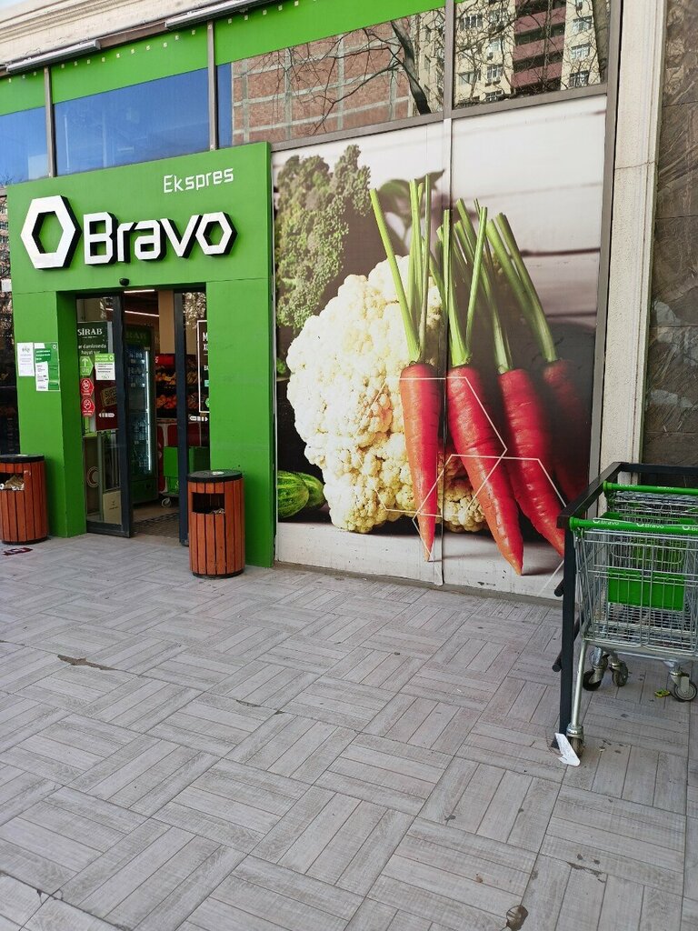 Süpermarket Bravo, Bakü, foto