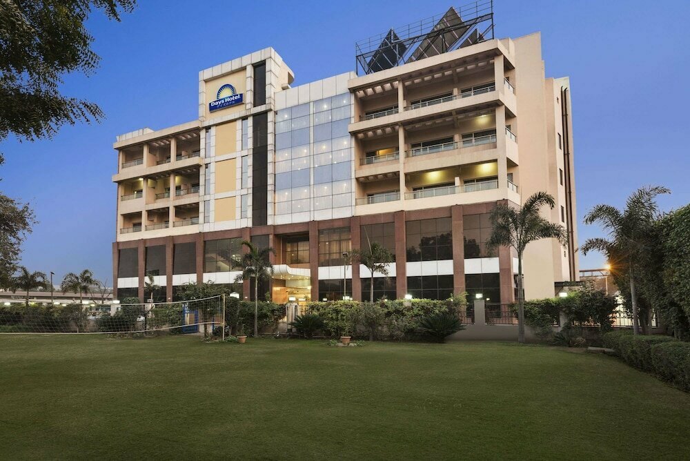 Otel Days Hotel by Wyndham Neemrana Jaipur Highway, Rajasthan, foto