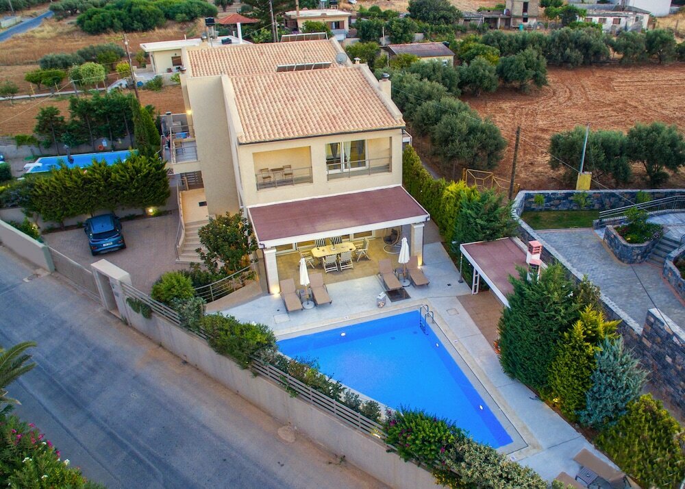 Otel Beach Villa Penelope with private pool, Dünya, foto