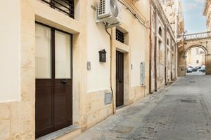 Le Dimore Di Ercole Appartmento 1 (Via Vico No:19, Noto), otel