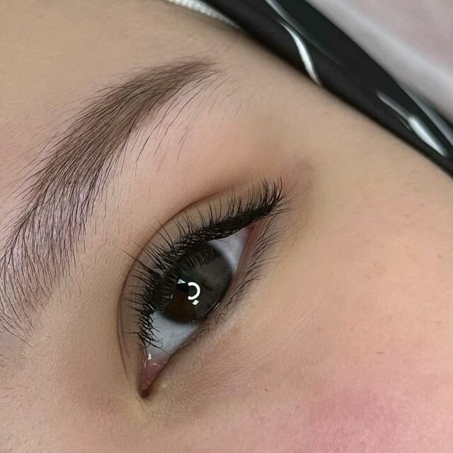Kaş ve kirpik salonu God eyelashes, Almatı, foto