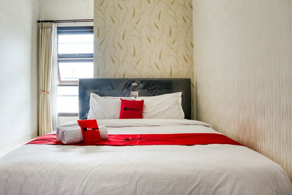 Otel RedDoorz near Ma Chung University, , foto