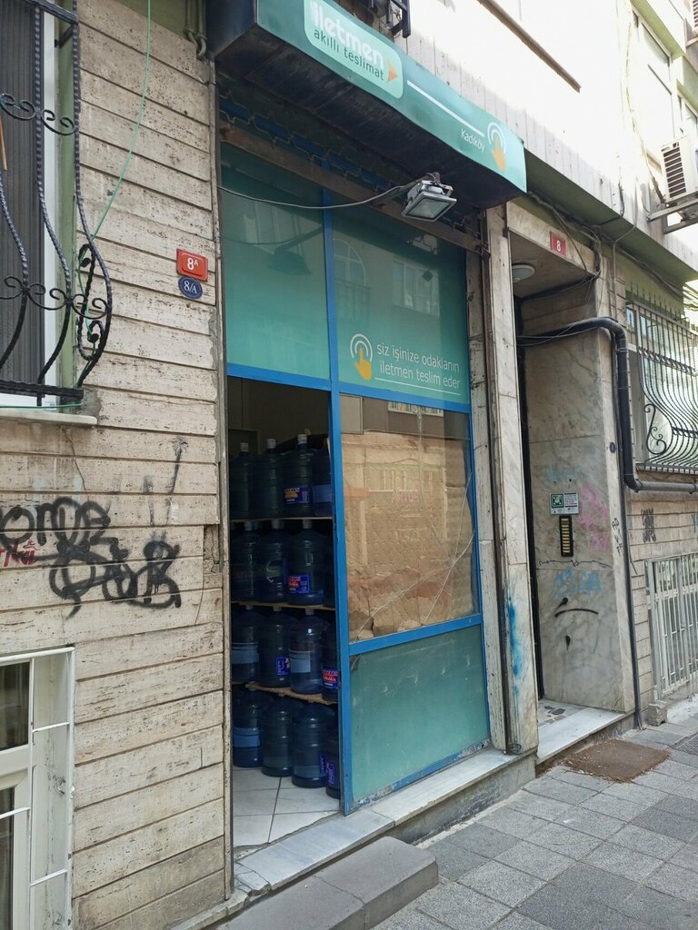 Su satışı Çubuklu Kaynak Su, İstanbul, foto