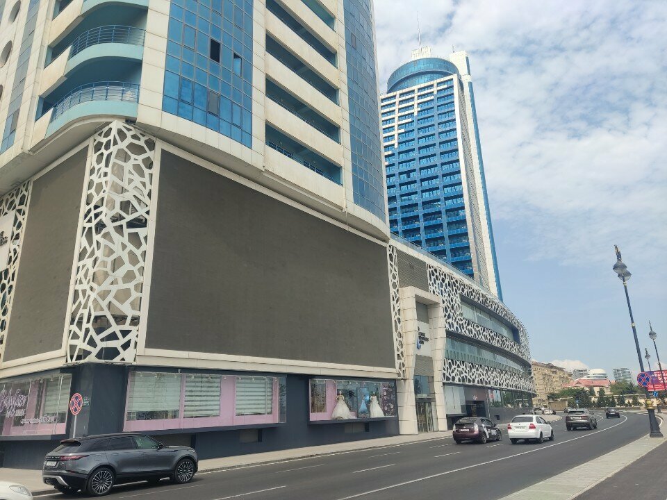 Ticari gayrimenkul alım satımı Boulevard, Bakü, foto