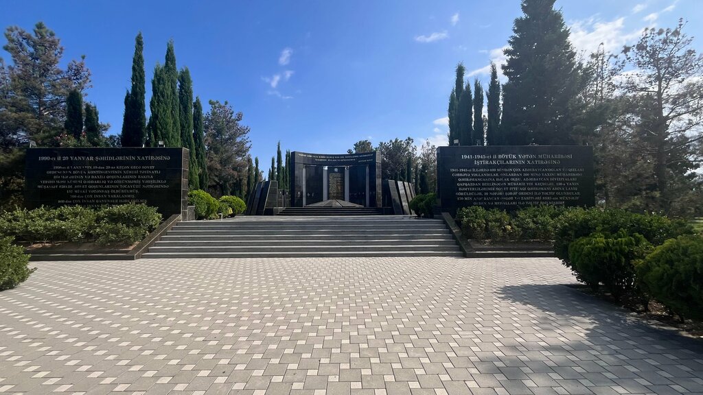 Anıt, heykel Müharibə Veteranları Memorial, Naftalan, foto
