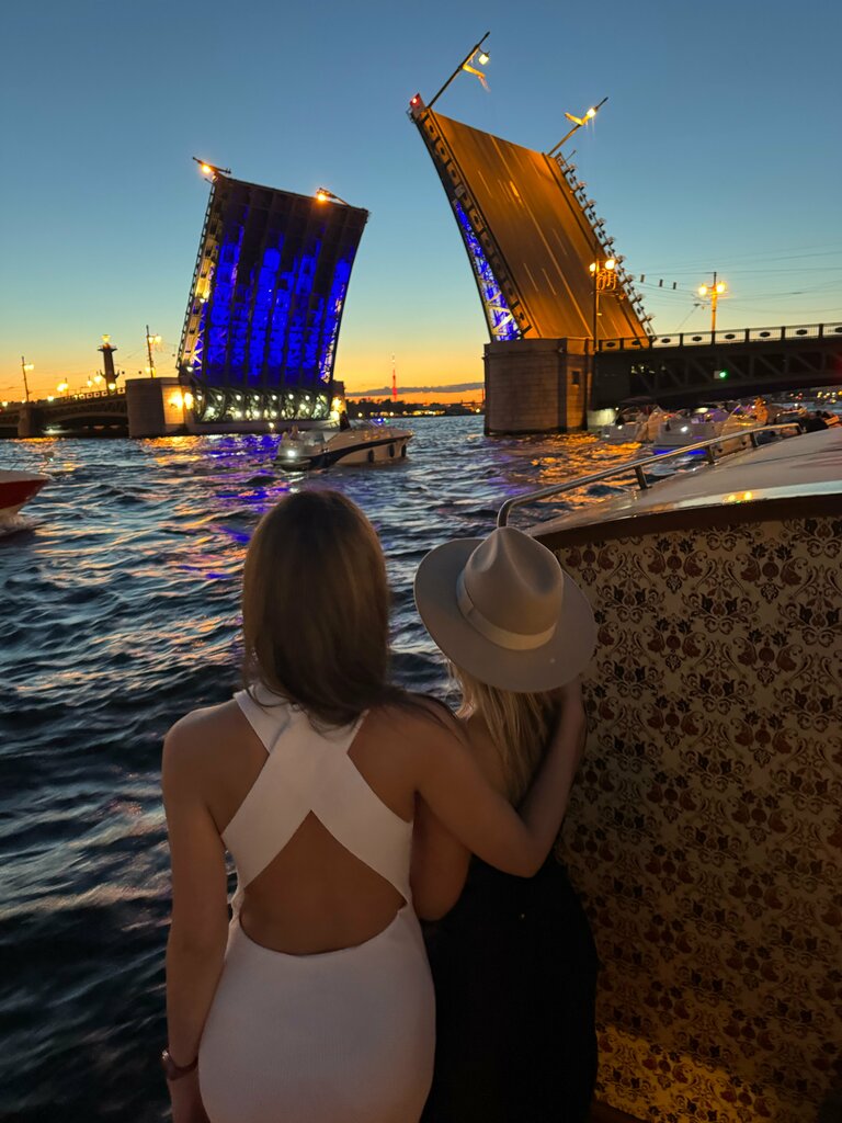 Tekne turları Boat Onegin, Saint‑Petersburg, foto