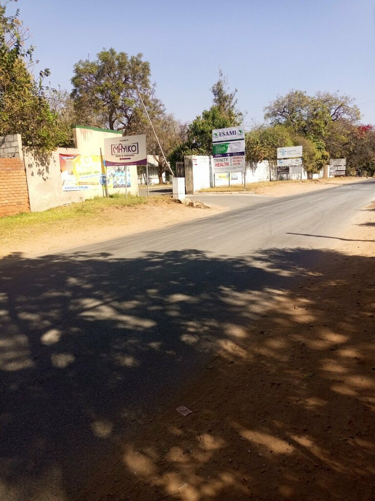 i̇şitme cihazları Trinity Hearing Center, Lusaka, foto