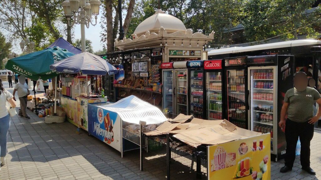 Mini-market Siqaret Putkası, Gence, foto