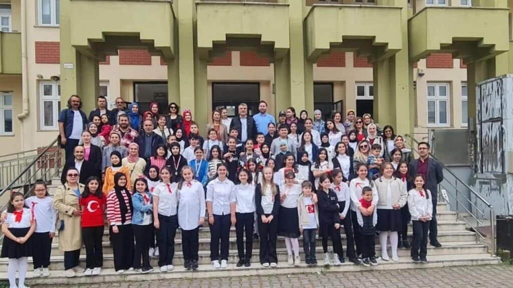 Ortaokul TOKİ Şehit Çağlar Canbaz İmam Hatip Ortaokulu, İstanbul, foto