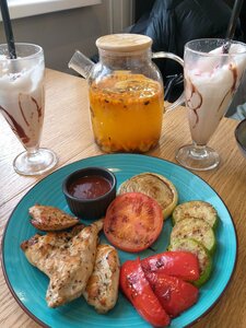 Искры (ulitsa Kantera No:20), kafe  Nikolaevsk‑na‑Amure'den
