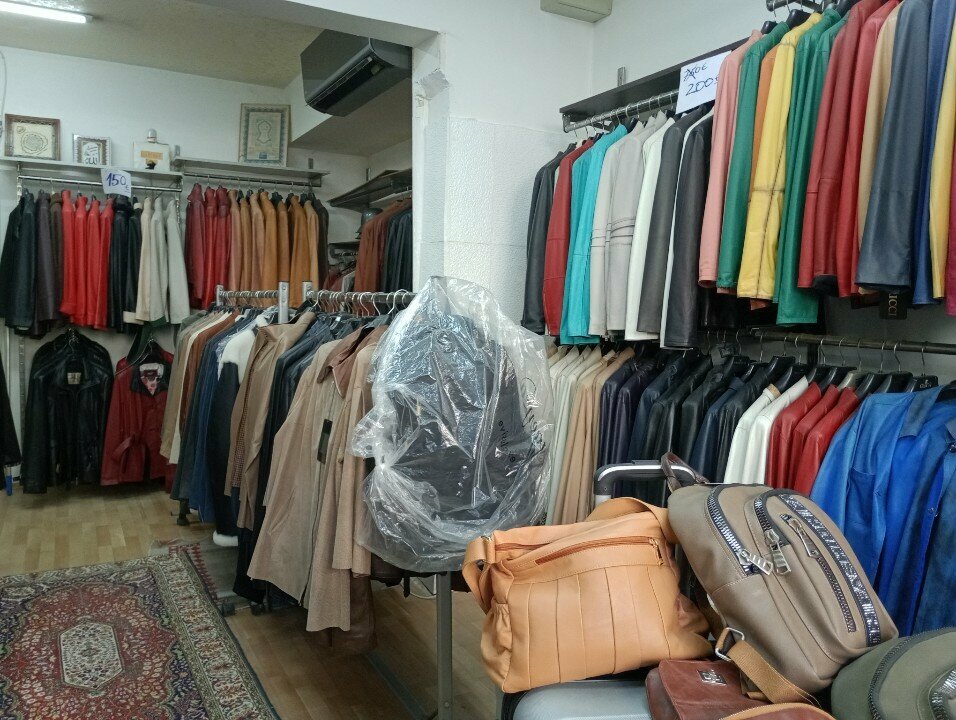 Kürk ve deri giyim mağazaları Athena Leather, Antalya, foto