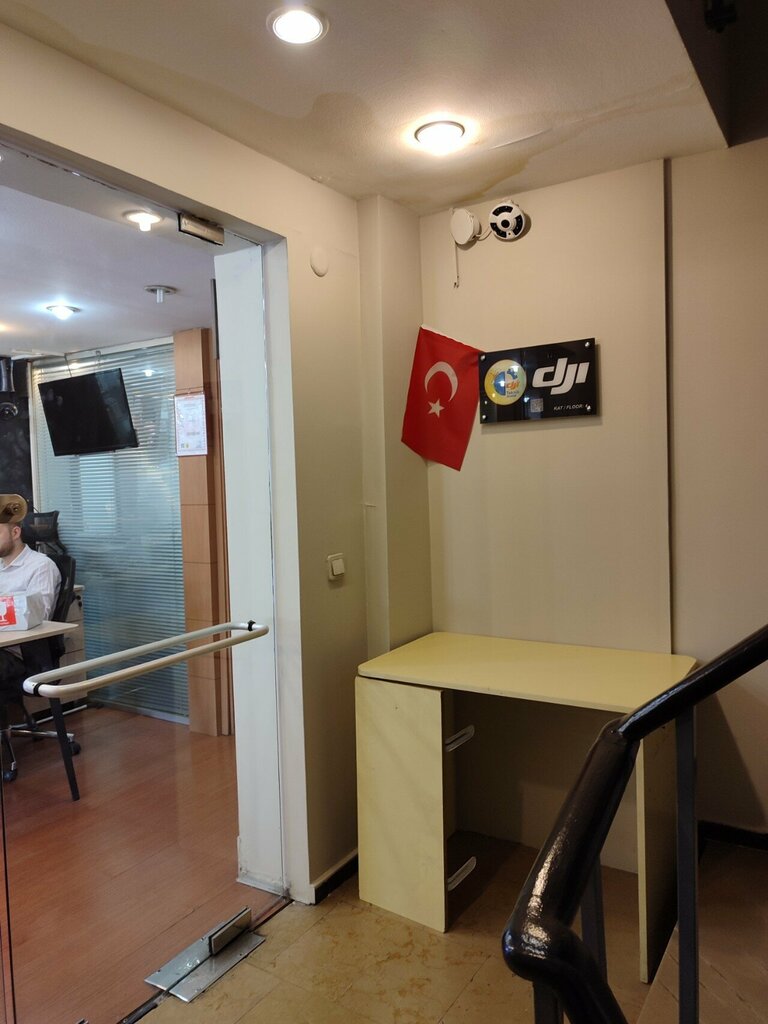 Elektronik cihaz ve parça firmaları Djı, İstanbul, foto