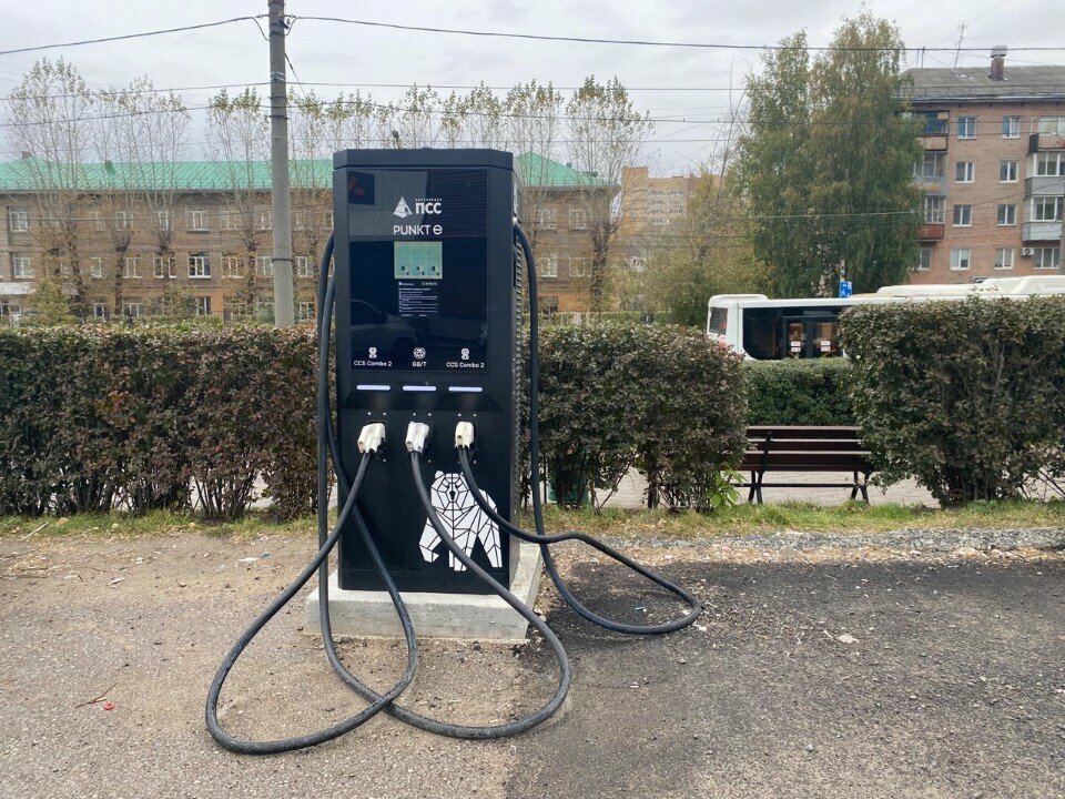 Elektrikli oto şarj istasyonları Punkt E, Perm, foto
