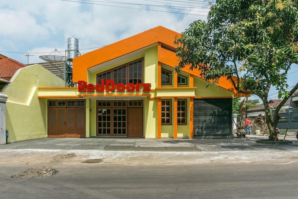 Otel RedDoorz near Universitas Widyagama Malang 2, Malang, foto