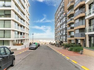 Pleasant Apartment in Knokke With Balcony (Province of Flemish Brabant, Pepingen, Hoesnaek (P) (BE)), otel  Batı Flandre'den