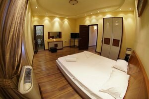 Armenian Village Park Hotel (Myasnikyan Avenue No:40, Yerevan), otel  Erivan'dan