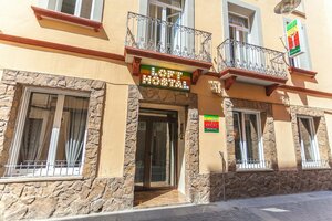 Loft Hostal Group (Calle Josep Lluhi No:11, Lloret de Mar), pansiyonlar, hosteller  Lloret De Mar'dan