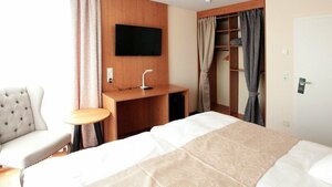 Lamex Inn Hotel & Restaurant (Hesse, Main-Taunus-Kreis, Liederbach am Taunus, Liederbach), otel  Hesse'den