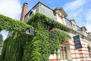 L'auberge du Croissant (Centre-Val de Loire, Indre-et-Loire, Arrondissement de Tours, Saint-Pierre-des-Corps, Quai de la Loiré, 52), otel