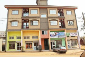 Deutch' Lodges (Centre, Mfoundi, Yaounde 5e, Rue 1.271), otel  Yaunde'den