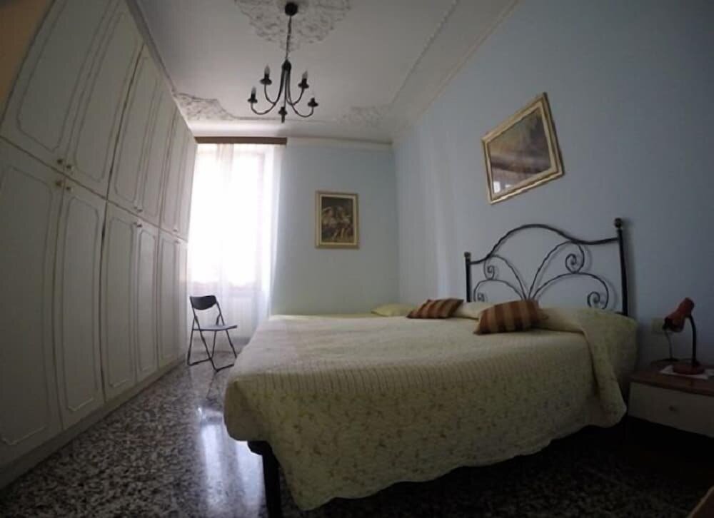 Otel Aneide's Bed & Breakfast, Cenova, foto