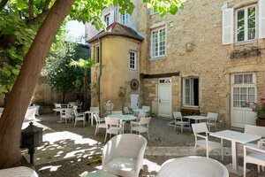 Les Remparts Hôtels et Demeures Historiques (Rue Thiers No:48, Beaune), otel  Beaune'dan