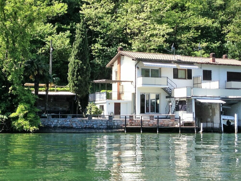 Otel Direct on Lugano Lake Take a Swim From Your Villa, Ticino, foto