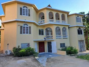 Iron-Shore Apartments (Saint James Parish, Montego Bay), otel  Montego Bay'den
