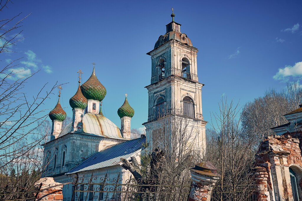 Ortodoks kiliseleri Tserkov Useknoveniya Glavy Ioanna Predtechi V Nikolo-Molokshe, Yaroslavskaya oblastı, foto