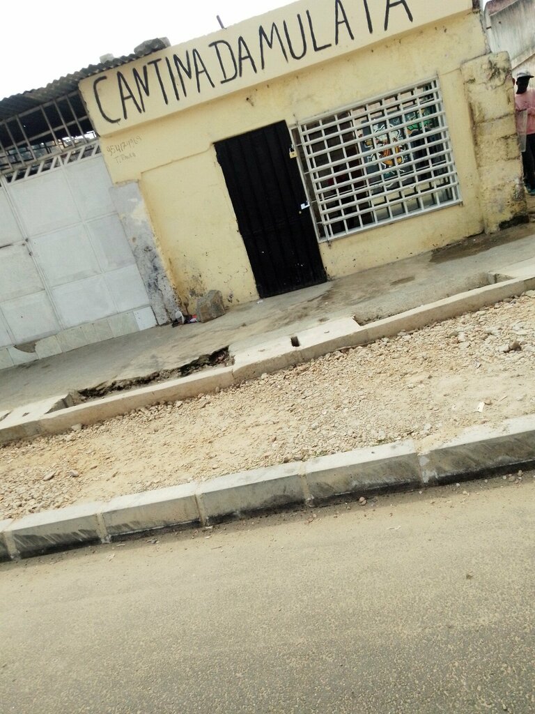 Kantin, yemekhane Mulata, Loanda, foto