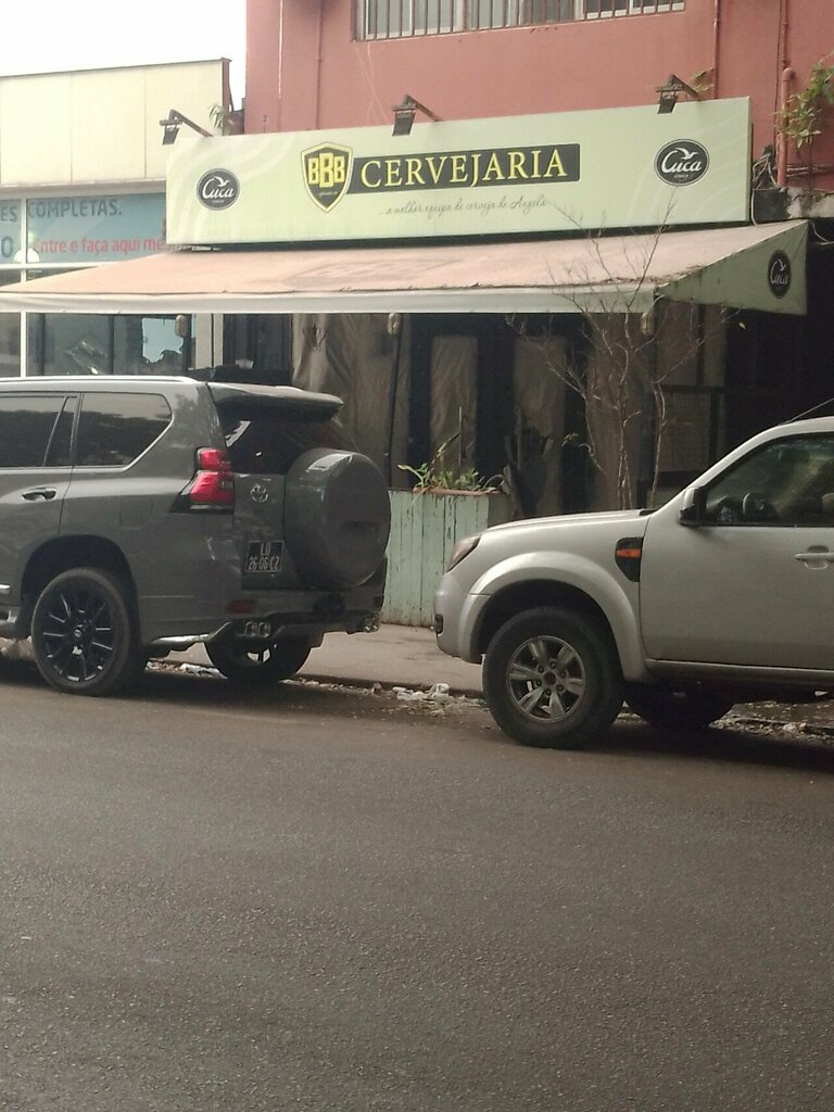 Bira dükkanı Cervejaria, Loanda, foto